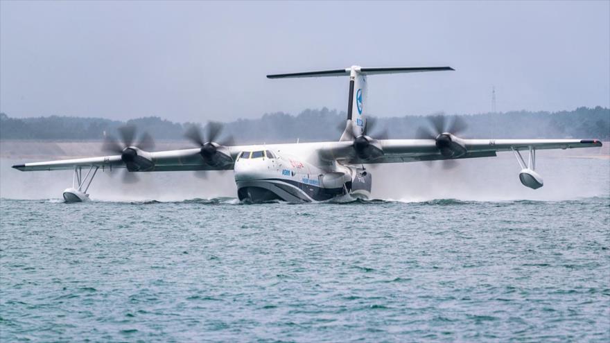 Aviones Que Aterrizan En El Agua El Vuelvo De Un Pterodáctilo: Los