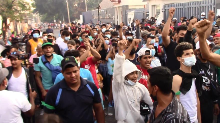 Migrantes inician huelga de hambre en la frontera sur de México | HISPANTV